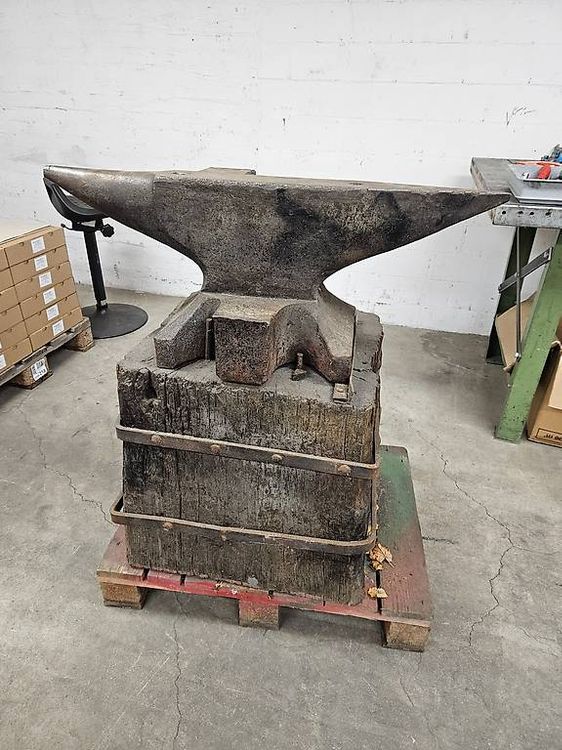 Amboss 300Kg Versand und Transport möglich! (Gebraucht) in Buch b ...