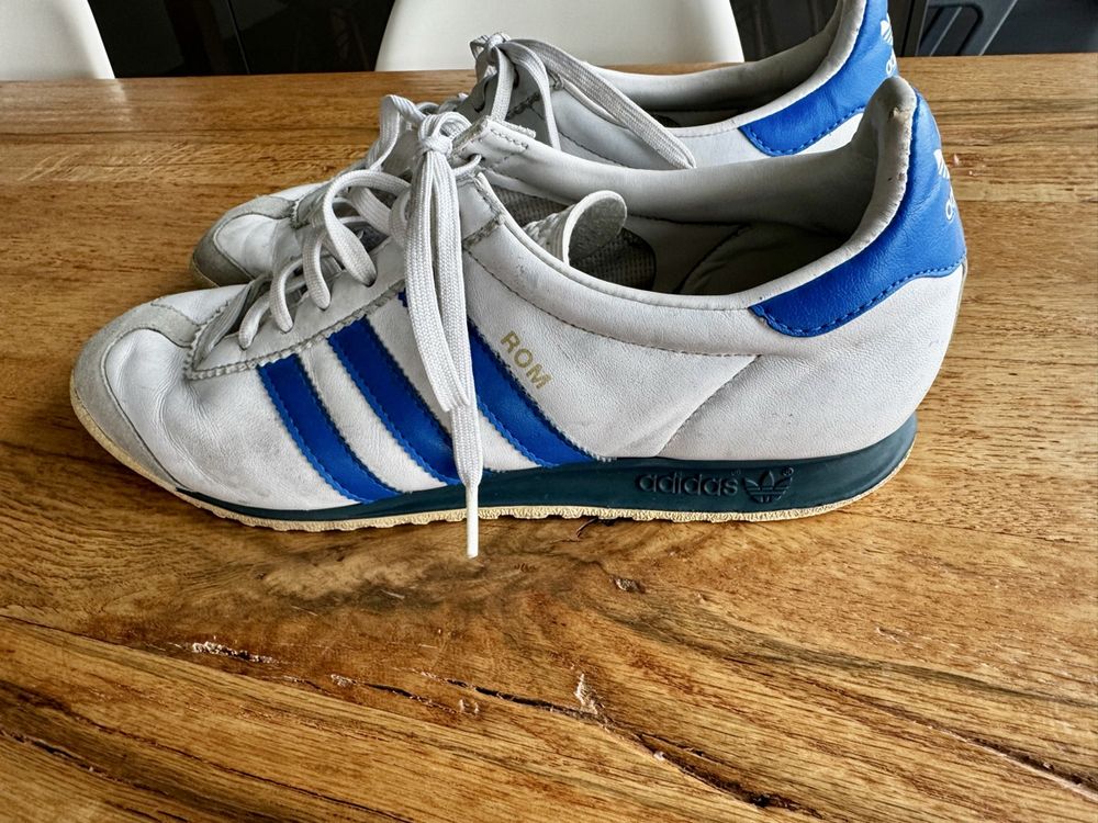 Original Adidas Rom aus den 90er Jahren (eine Sohle defekt) (Gebraucht ...