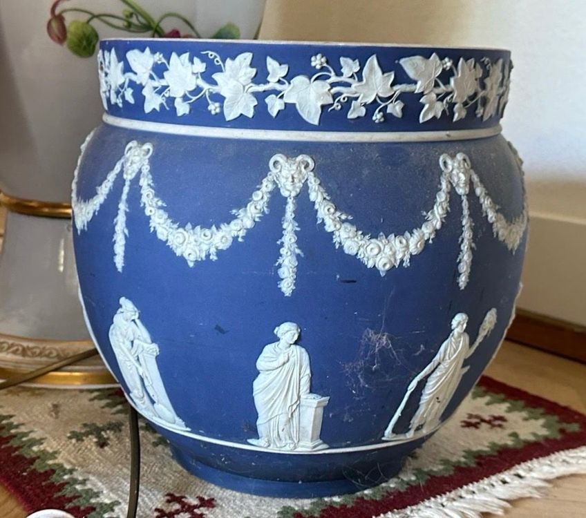 Wedgwood Biscuit Porcelain Cachet-pot (Gebraucht) in Otelfingen für CHF ...
