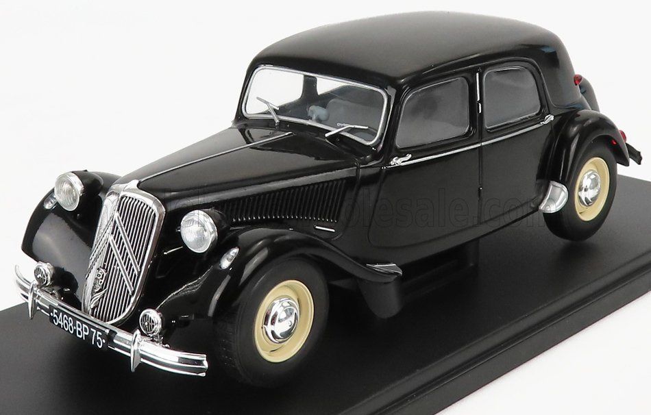 Citroën 15 SIX Traction Avant 1952-1957 schwarz 1:24 | Kaufen auf Ricardo