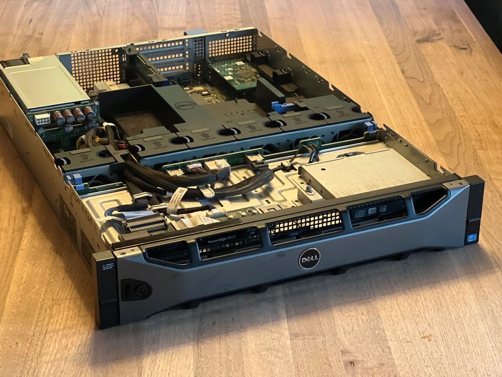 Dell Poweredge R520 Server mit Rackschienen | Kaufen auf Ricardo