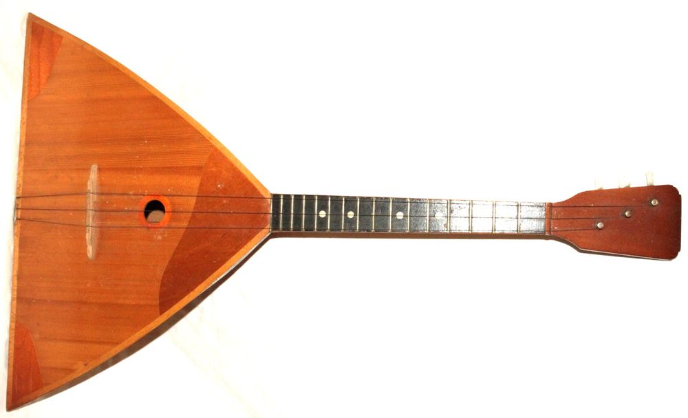 BALALAIKA (Gebraucht) in Allschwil für CHF 31 – mit Lieferung auf ...