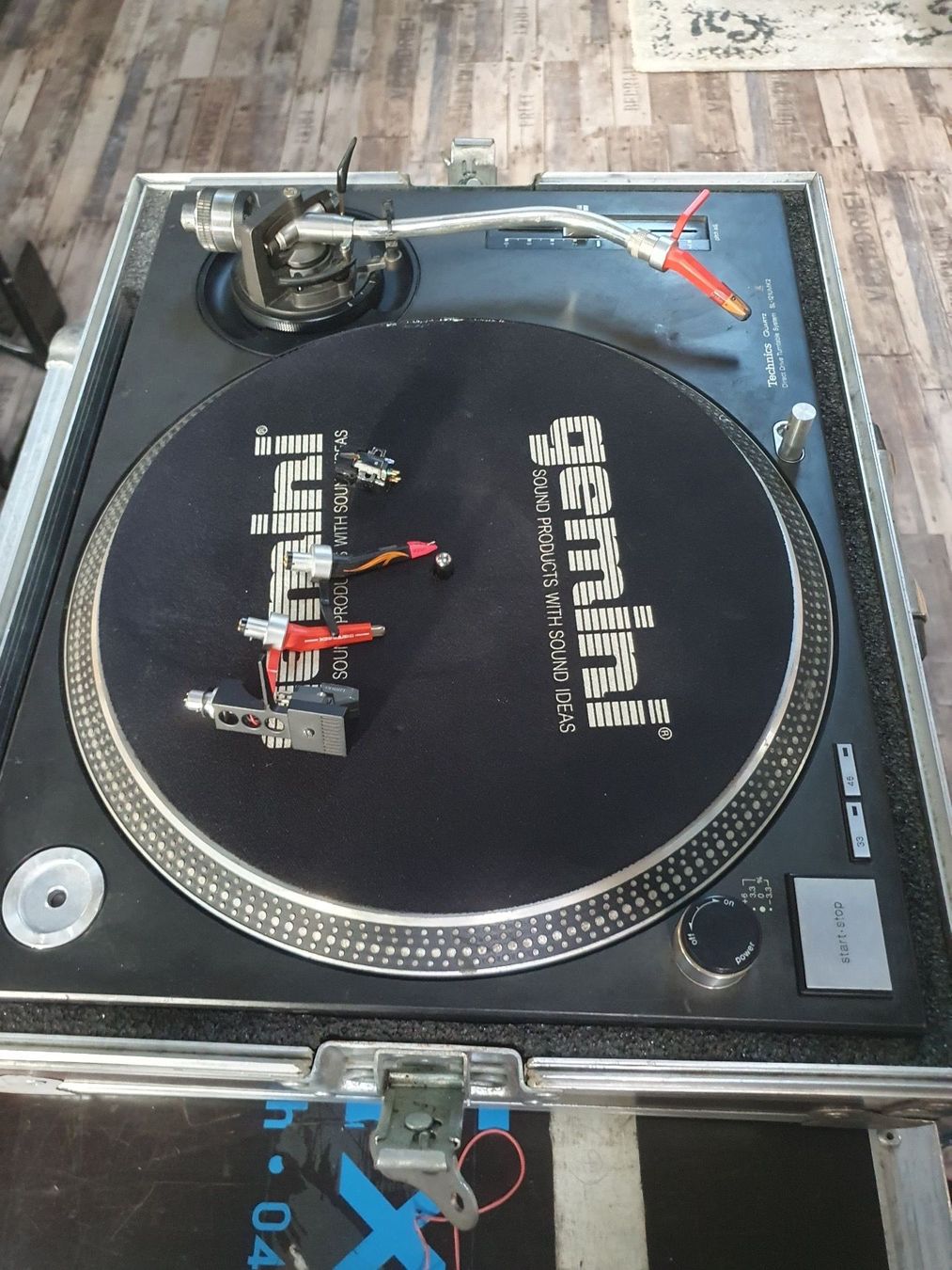 Technics SL-1210MK2 DJ Turntable in Case dazu Set von Nadeln (Gebraucht ...