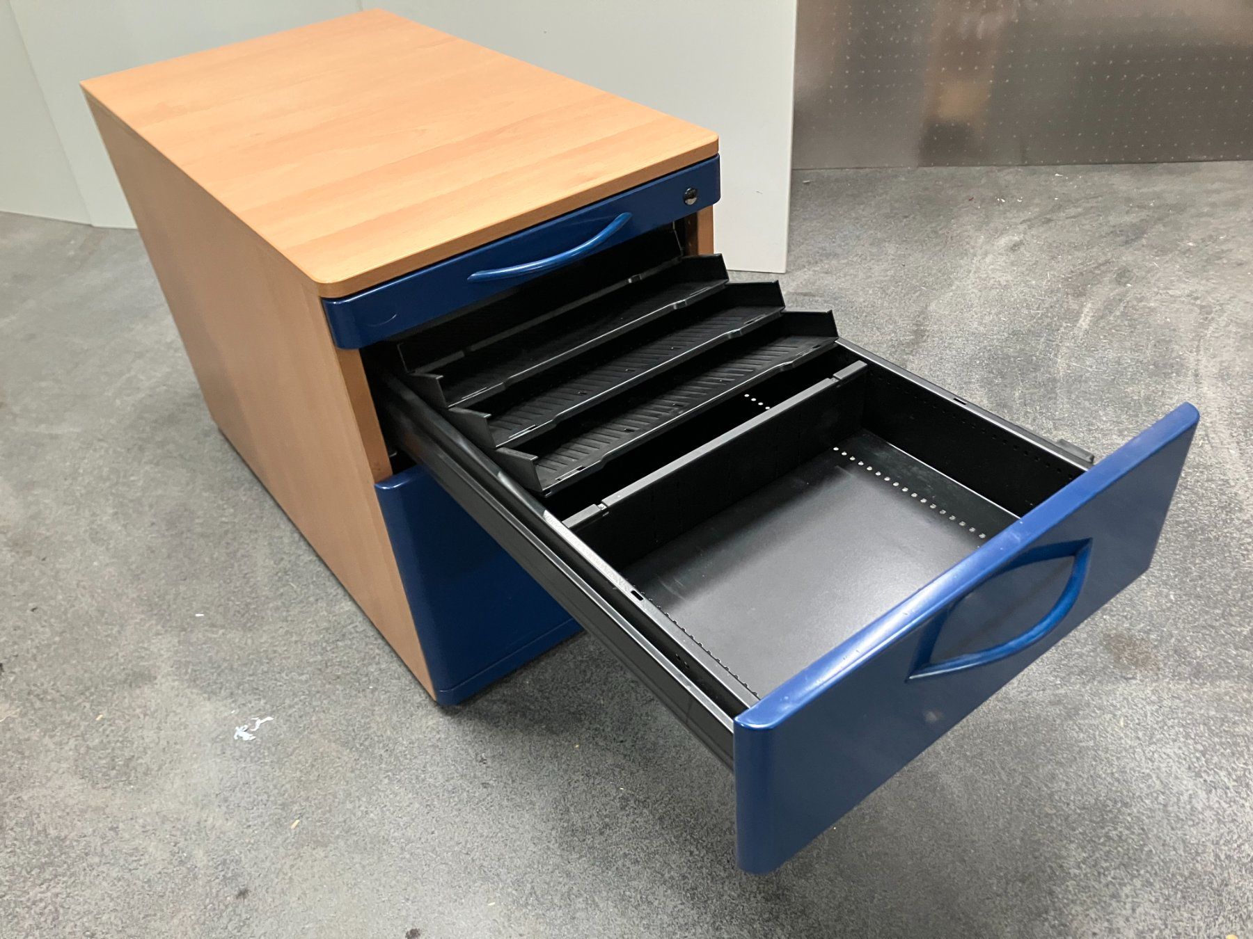 3er Schubladen Rollkorpus blau/Buche ohne Schlüssel ab 1.- (Gebraucht ...