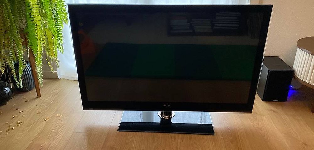LG LED LCD TV 42 Zoll (Gebraucht) in Zürich für CHF 40 – nur Abholung auf Ricardo kaufen