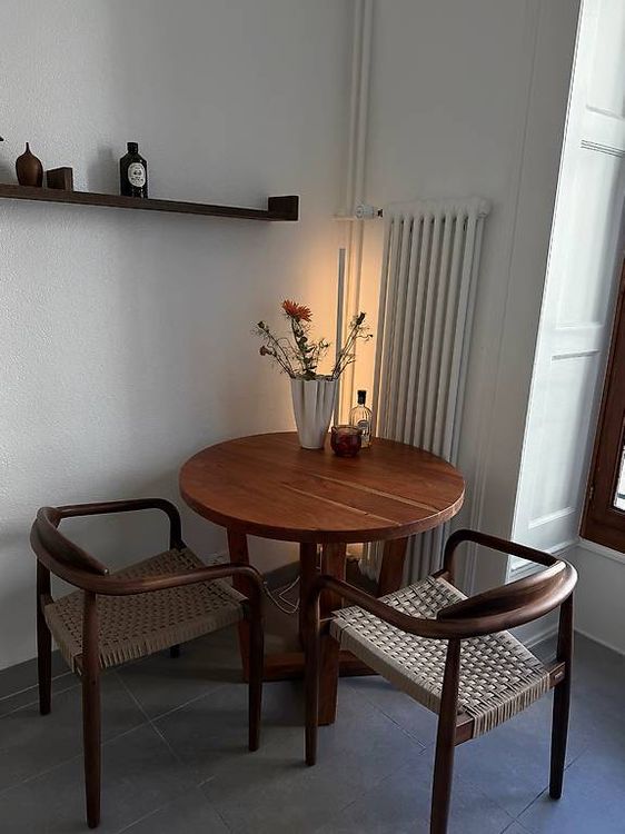 Table KAVE HOME en bois dacacia 90cm (Gebraucht) in Genève für CHF 300 ...