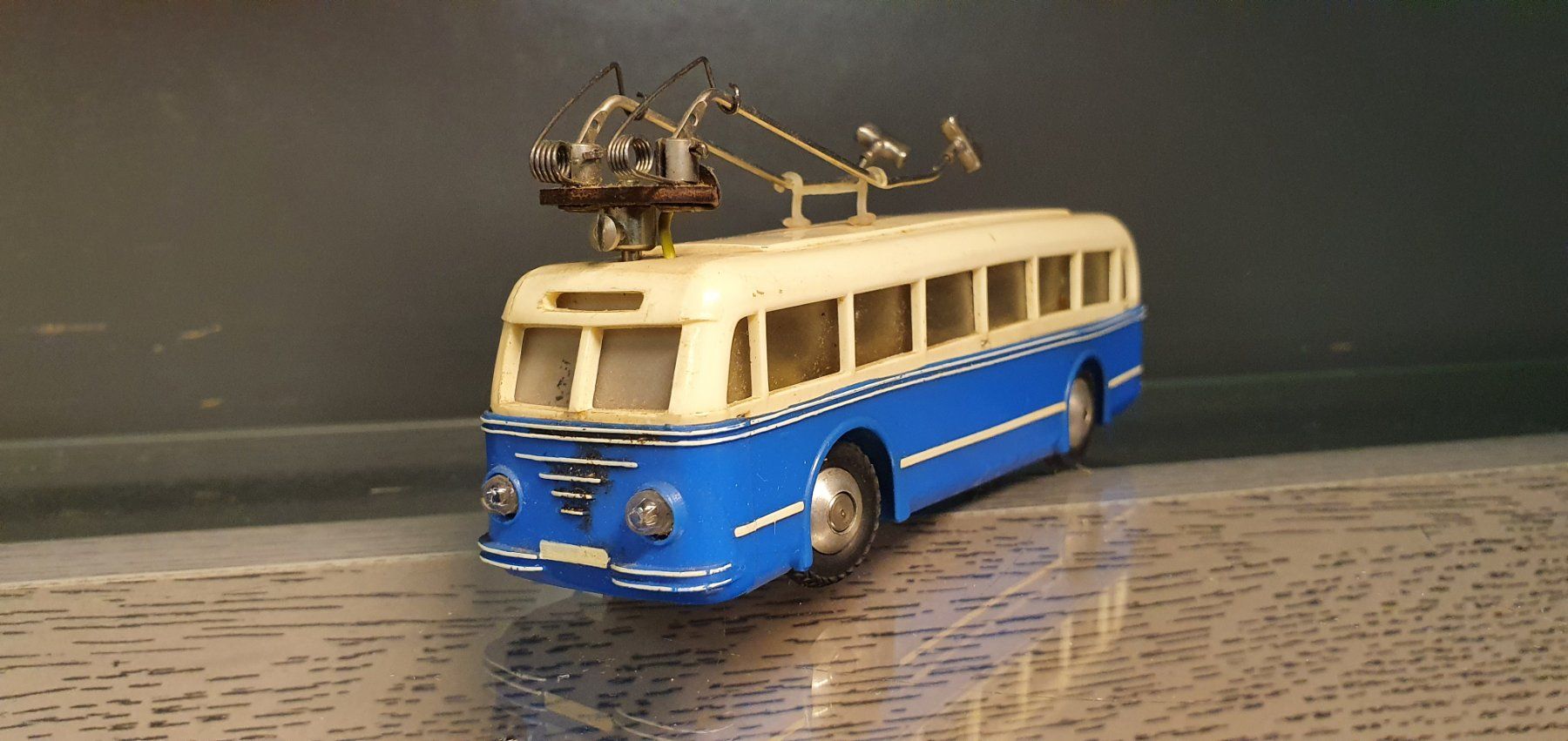 EHEIM:HO: TROLLEYBUS MIT MASTEN UND FAHRLEITUNGEN (Gebraucht) in Biglen ...