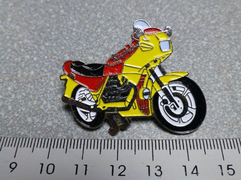 PIN PINS MOTORRAD BIKE BIKER Töff Moto Guzzi sehr gross (Gebraucht) in ...