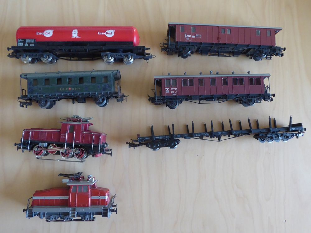 Lokomotiven und Wagen Spur H0 (Gebraucht) in Aadorf für CHF 22 – mit Lieferung auf Ricardo kaufen