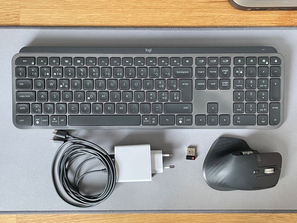Logitech MX Keys & MX Master 3 (with charger + receiver) | Kaufen auf ...