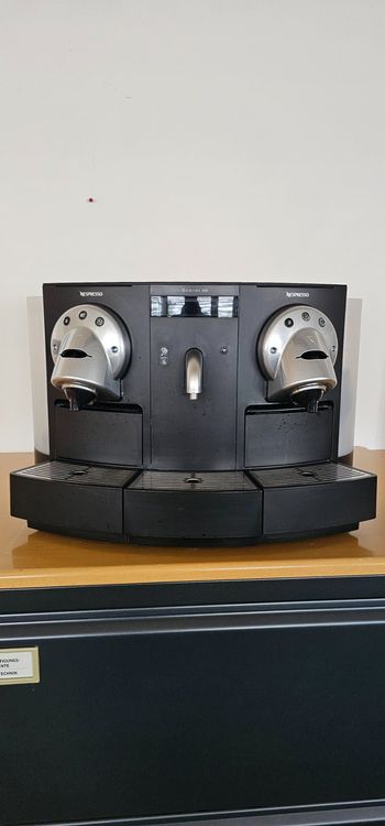 Nespresso Professionell Typ733 CS203 Kaffeemaschine (Gebraucht) in ...