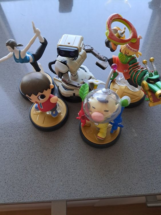 Fünf Amiibos Diverse (Gebraucht) in Liestal für CHF 25 – mit Lieferung auf Ricardo kaufen