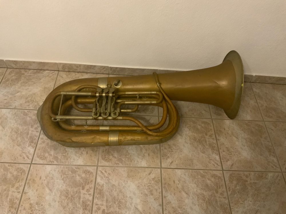Alte Tuba (Gebraucht) in Willisau für CHF 120 – nur Abholung auf ...