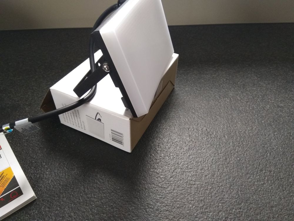 LED Strahler (Neu und originalverpackt) in Oberdorf NW für CHF 10 – mit Lieferung auf Ricardo kaufen