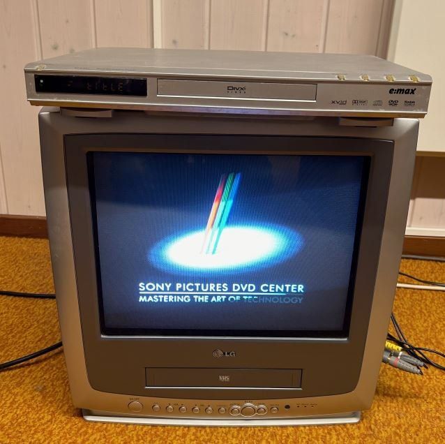 Télévision TV - LG inclus lecteur VHS (Gebraucht) in Froideville für ...