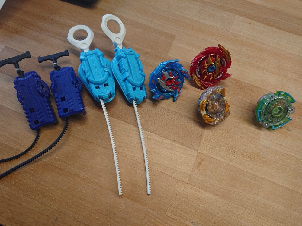 Beyblade Burst Surge Arena Volt knockout battle set | Kaufen auf Ricardo