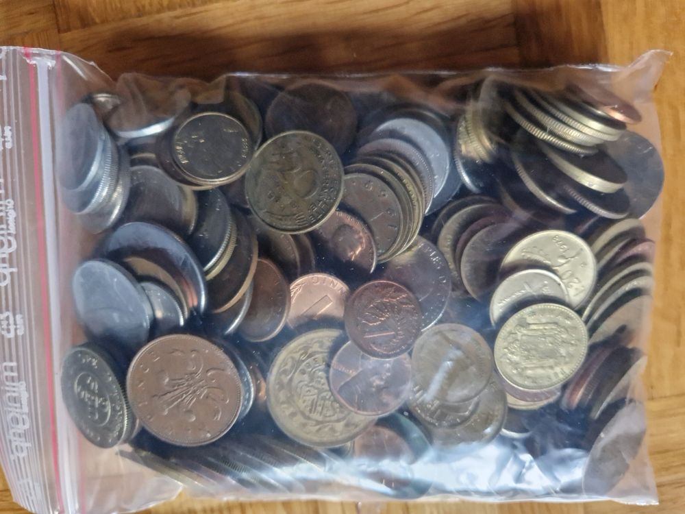 Münzsammlung diverse Münzen mit Zertifikat 1kg sack unsort. (Gebraucht) in Reinach BL für CHF 36 ...