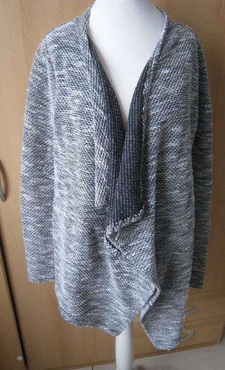 weiss-schwarzes Jäggli Jacke AMISU Gr. L (Gebraucht) in Dättlikon für ...