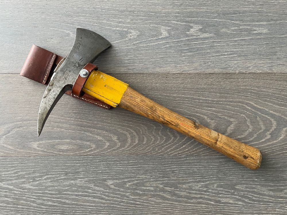 Feuerwehr/-Zivilschutz-Beil / Axt (Gebraucht) in für CHF 36 – mit ...