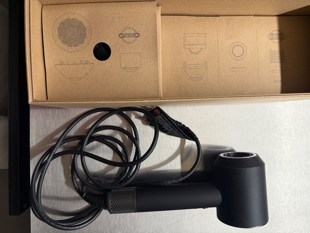 Dyson hair dryer (Gebraucht) in Gockhausen für CHF 225 – mit Lieferung auf Ricardo kaufen