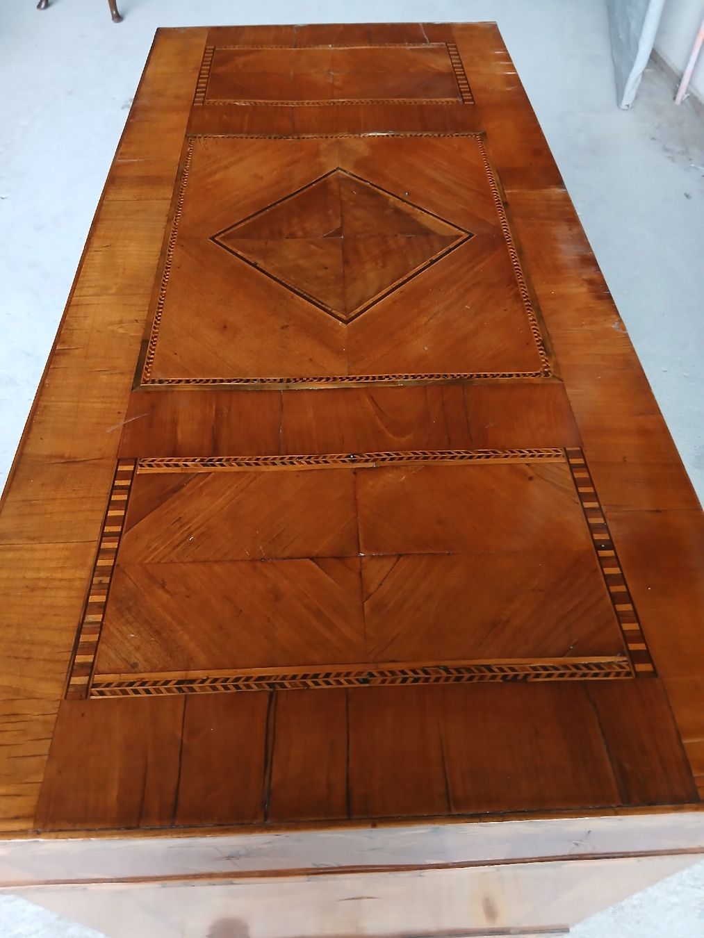 COMMODE ITALIENNE EN TRÈS BON ÉTAT (D'occasion) à Neuchatel pour CHF ...