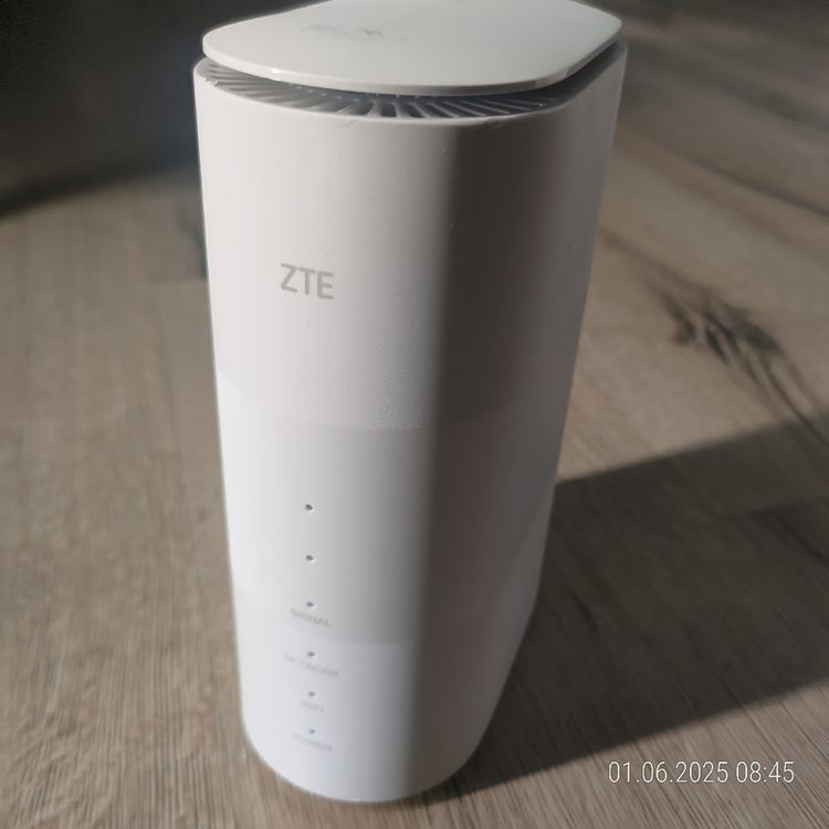 ZTE HyperBox 5G Router + 2 AVM Fritz!Repeater (Gebraucht) in Trimbach ...