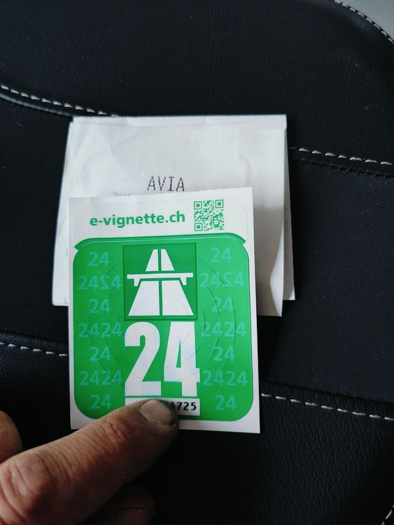 Autobahnvignette 2024 (Neu und originalverpackt) in Bilten für CHF 15 – mit Lieferung auf ...