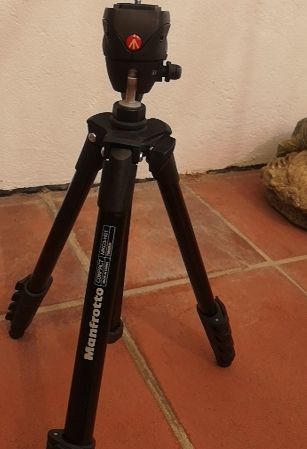 Manfrotto Compact Action Tripod | Kaufen auf Ricardo
