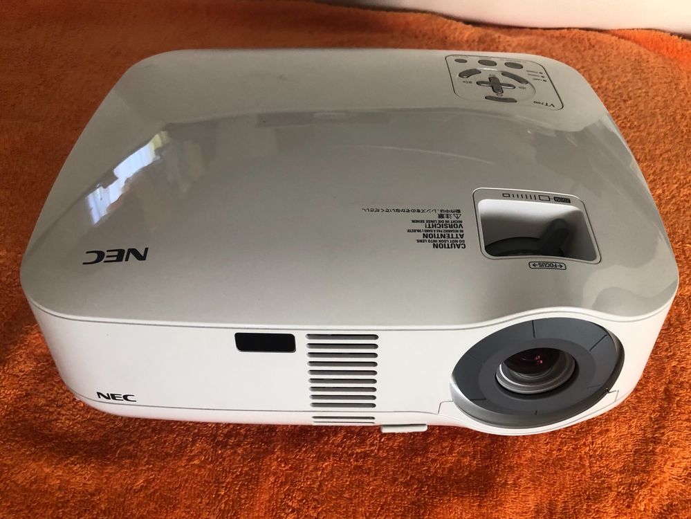 NEC VT700 Projector Beamer (Gebraucht) in Würenlos für CHF 33 – nur ...