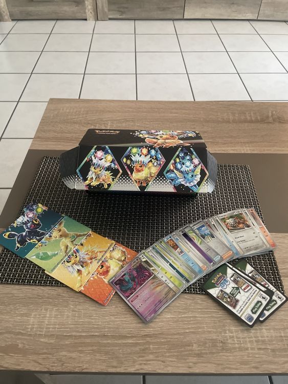 Pokemon Prismatic Evolutions Surprise Box leer mit zubehör (Neu (gemäss ...