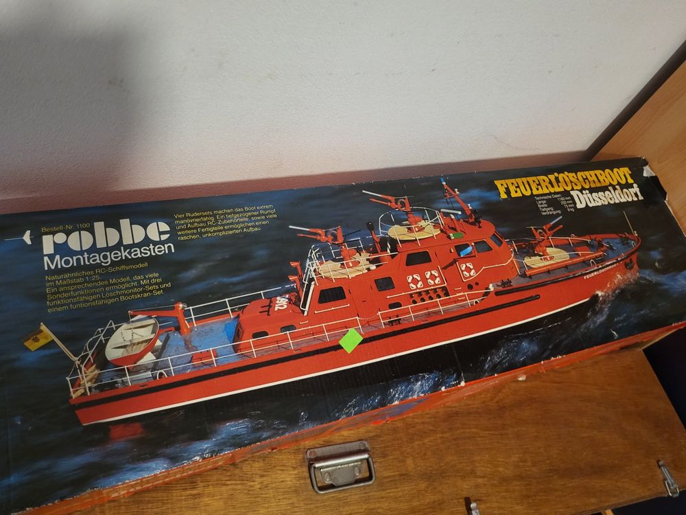 RC Feuerlöschboot Düsseldorf von robbe Bausatz (Neu (gemäss Beschreibung)) in Sonceboz-Sombeval ...