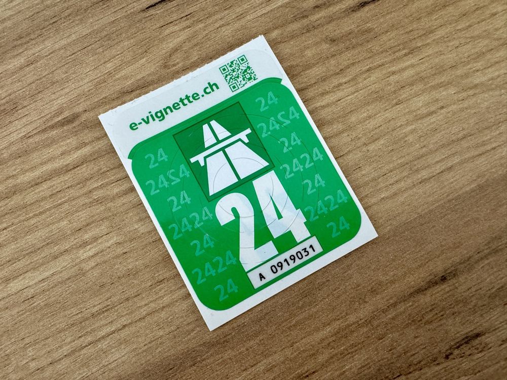 Autobahnvignette 2024 (Neu und originalverpackt) in Aarburg für CHF 33 – mit Lieferung auf ...