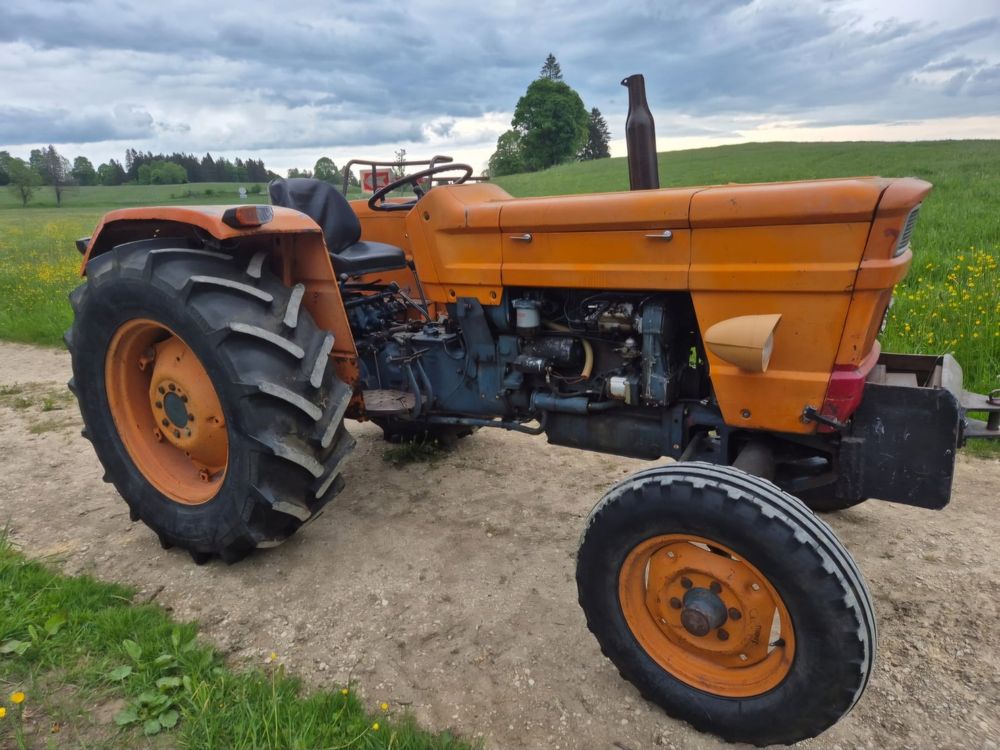 Tracteur FIAT 550, 55 PS, 9900h, bon état, fiable (Gebraucht) in Les ...