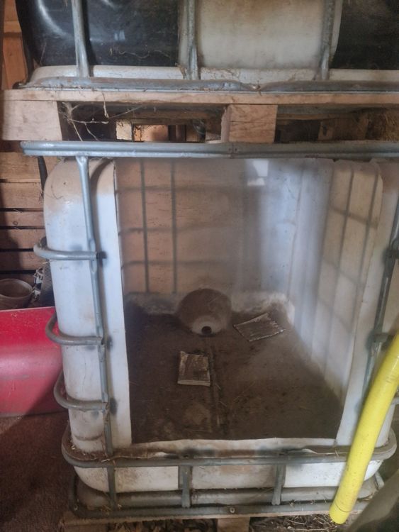 IBC Cubitainer 1000l Tank Kiste (Gebraucht) in Geiss für CHF 1 – nur ...