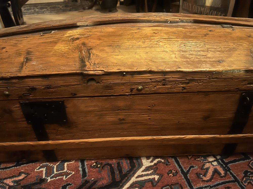 Coffre ancien en bois massif (Gebraucht) in Bière für CHF 350 – mit Lieferung auf Ricardo kaufen