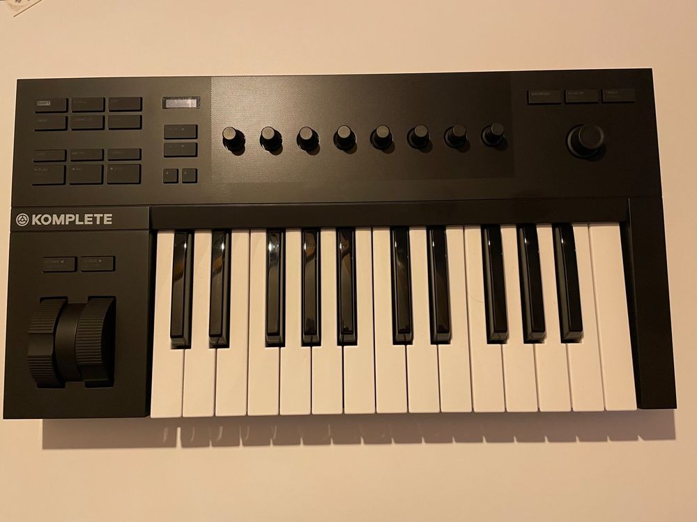 Native Instruments Komplete Kontrol A25 Midi Keyboard | Kaufen auf Ricardo