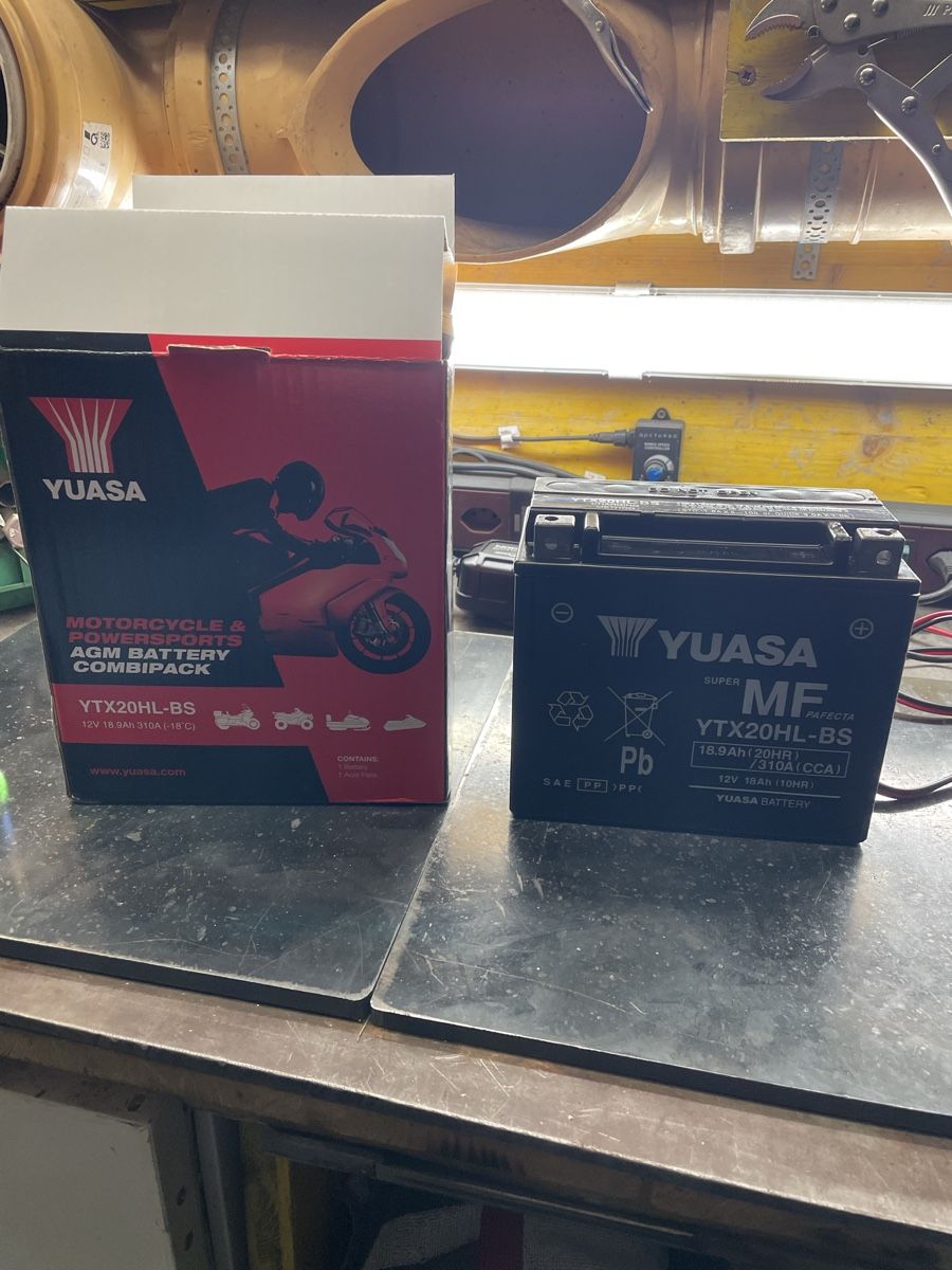 Yuasa YTX20HL-BS NEU 12V Harley Batterie (Neu (gemäss Beschreibung)) in ...