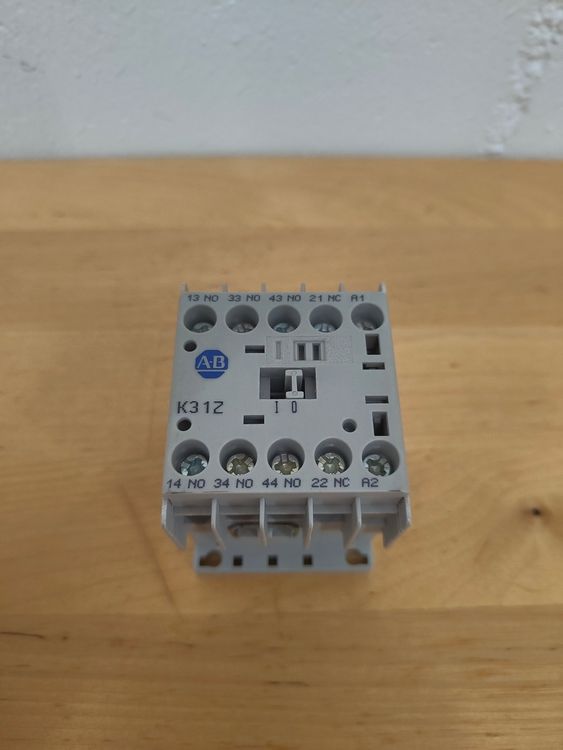 Allen Bradley Schütz Relais K31Z 700-K31Z-* 230V AC (Gebraucht) in ...