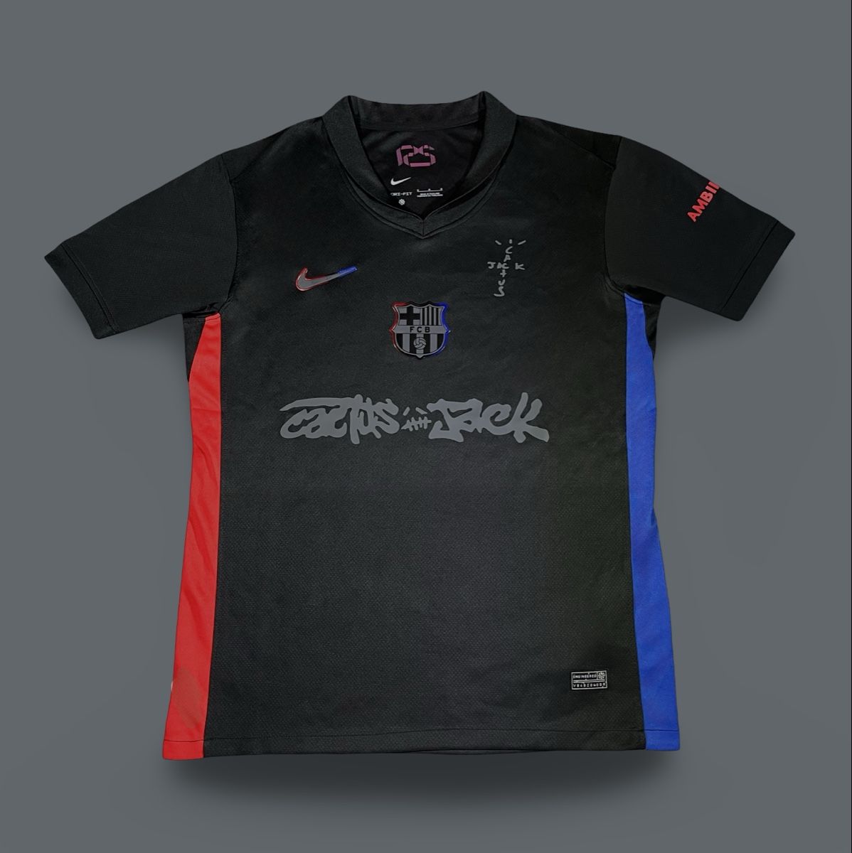 Barcelona x Travis Scott Trikot, Neu, Grösse M, (Neu und ...