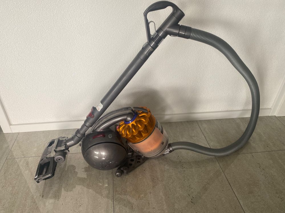 Dyson DC 37 Staubsauger | Kaufen auf Ricardo