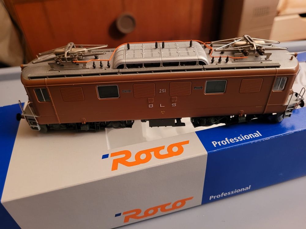 ROCO Ae 4/4 braun BLS DIGITAL (Gebraucht) in Steffisburg für CHF 250 ...
