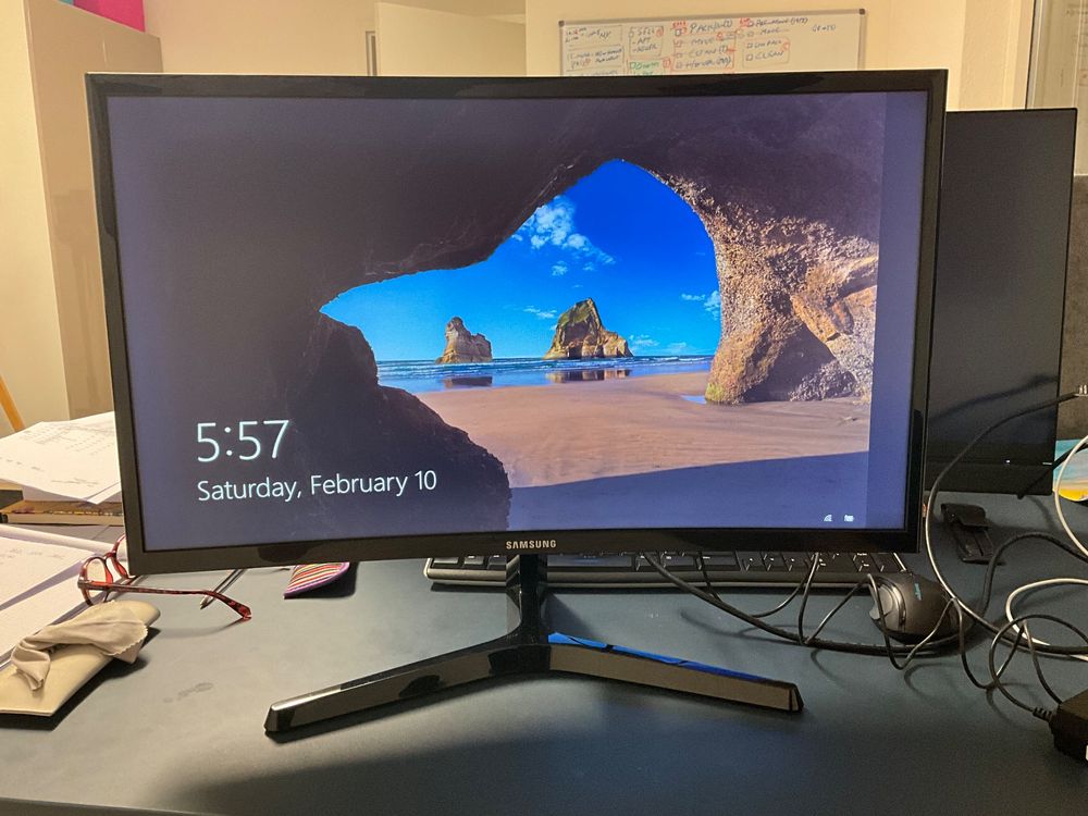 Samsung HDMI 24 inch Color display curved monitor (Gebraucht) in ...