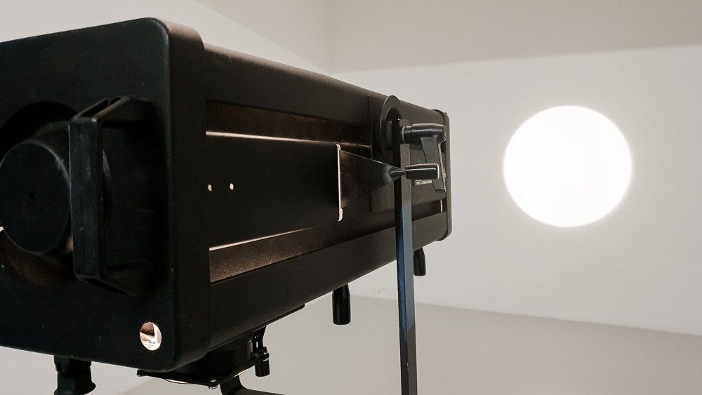 Hensel Flash Spot, fachgerecht umgebaut auf Broncolor (Gebraucht) in ...