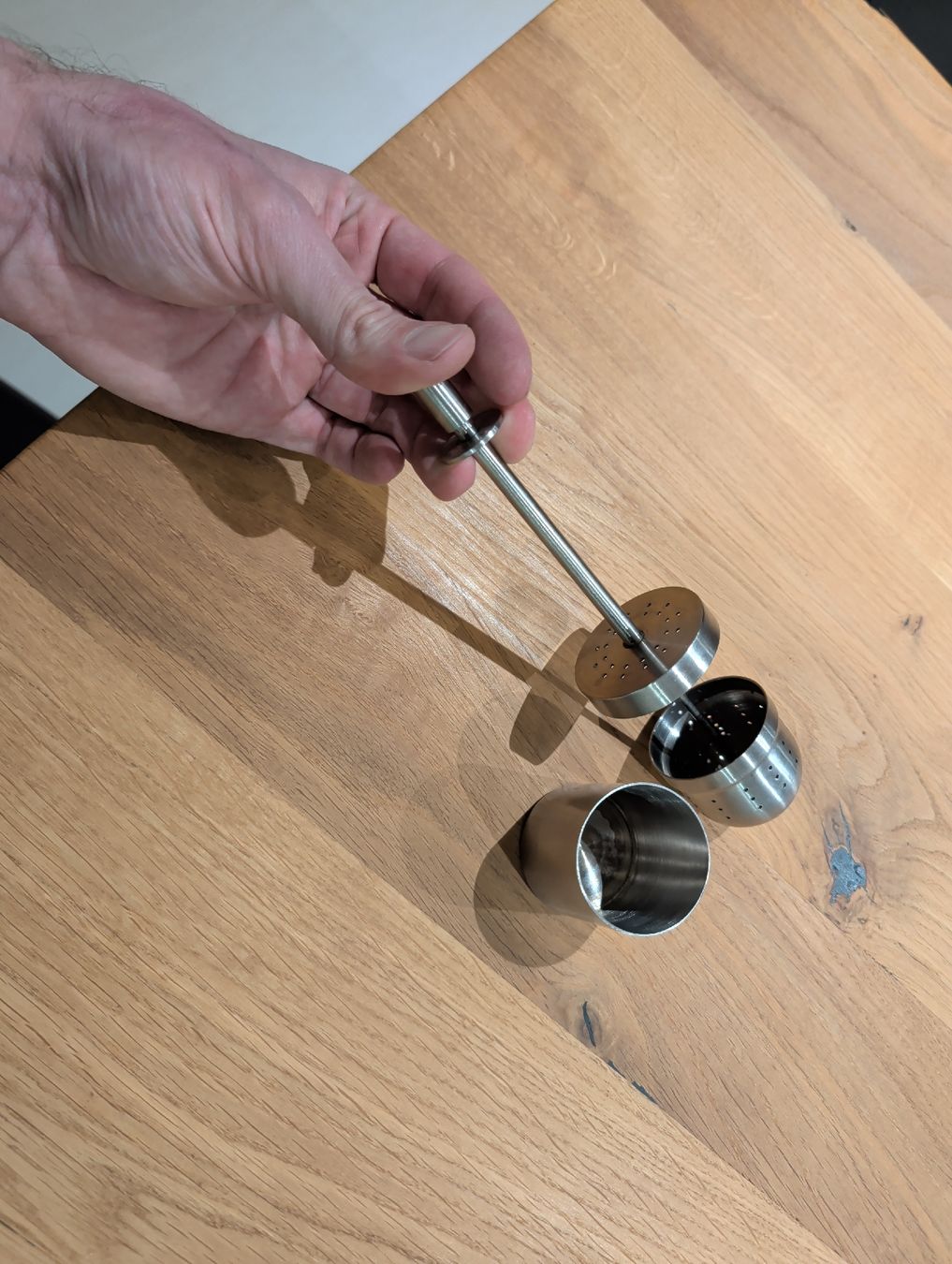 Edelstahl Teeei mit Abtropfbecher (Gebraucht) in Sonterswil für CHF 1 ...