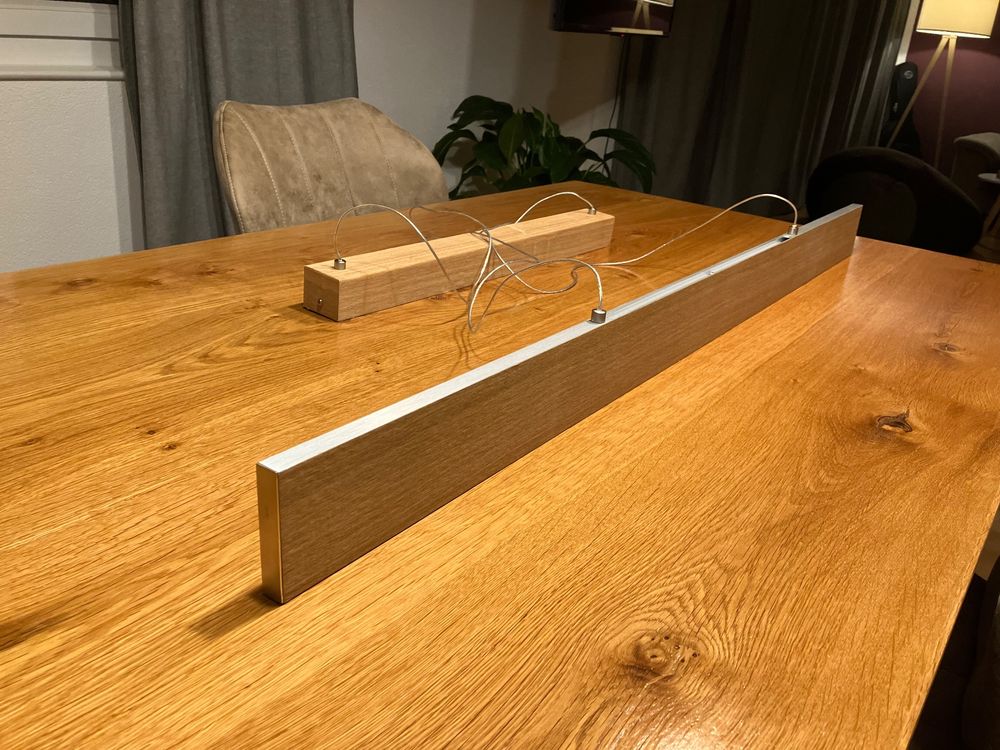 LED-Pendelleuchte schlichtes Design mit Holzoptik | Kaufen auf Ricardo LED-Pendelleuchte schlichtes Design mit Holzoptik | Kaufen auf Ricardo