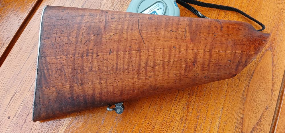 Crosse de fusil ancienne (Gebraucht) in Les Sciernes d'Albeuve für CHF 40 – mit Lieferung auf ...