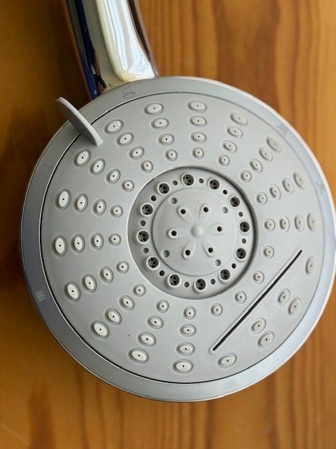 Duschbrause, fast neu, mit 5 verschiedenen Positionen (Neu (gemäss Beschreibung)) in Schwanden ...