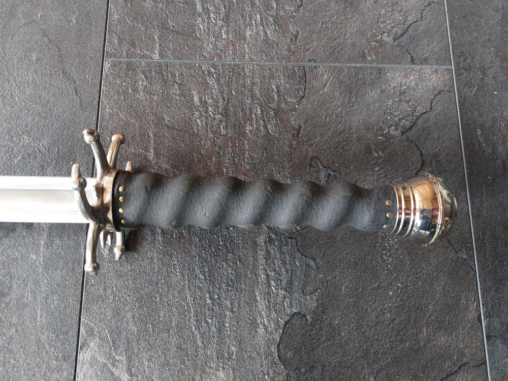 Spider Sword (Neu (gemäss Beschreibung)) in Riggisberg für CHF 30 – nur ...