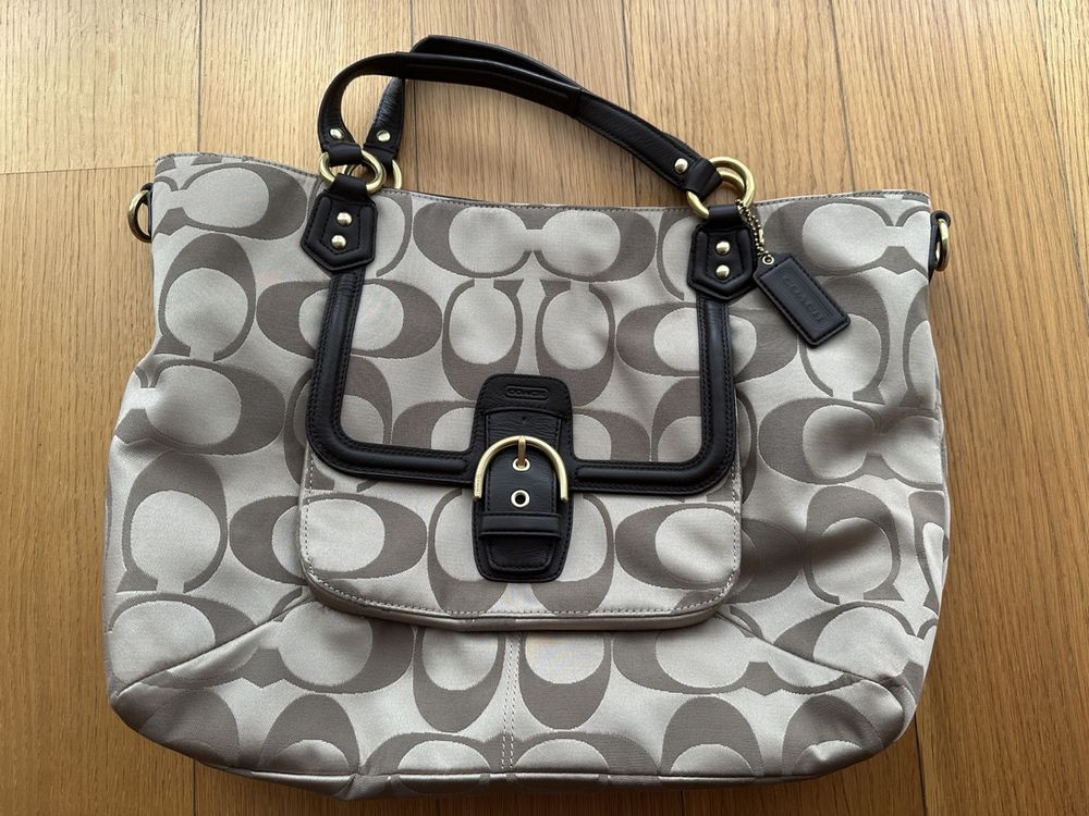 Spacious Coach Signature Tote Bag (Gebraucht) in Gattikon für CHF 119 – mit Lieferung auf ...