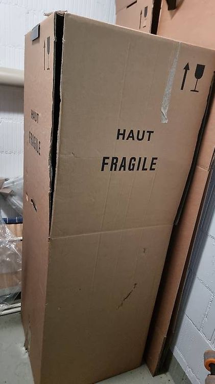 Umzug Zügel box Karton für Kleider mit MetallhalterEisen (Gebraucht) in ...